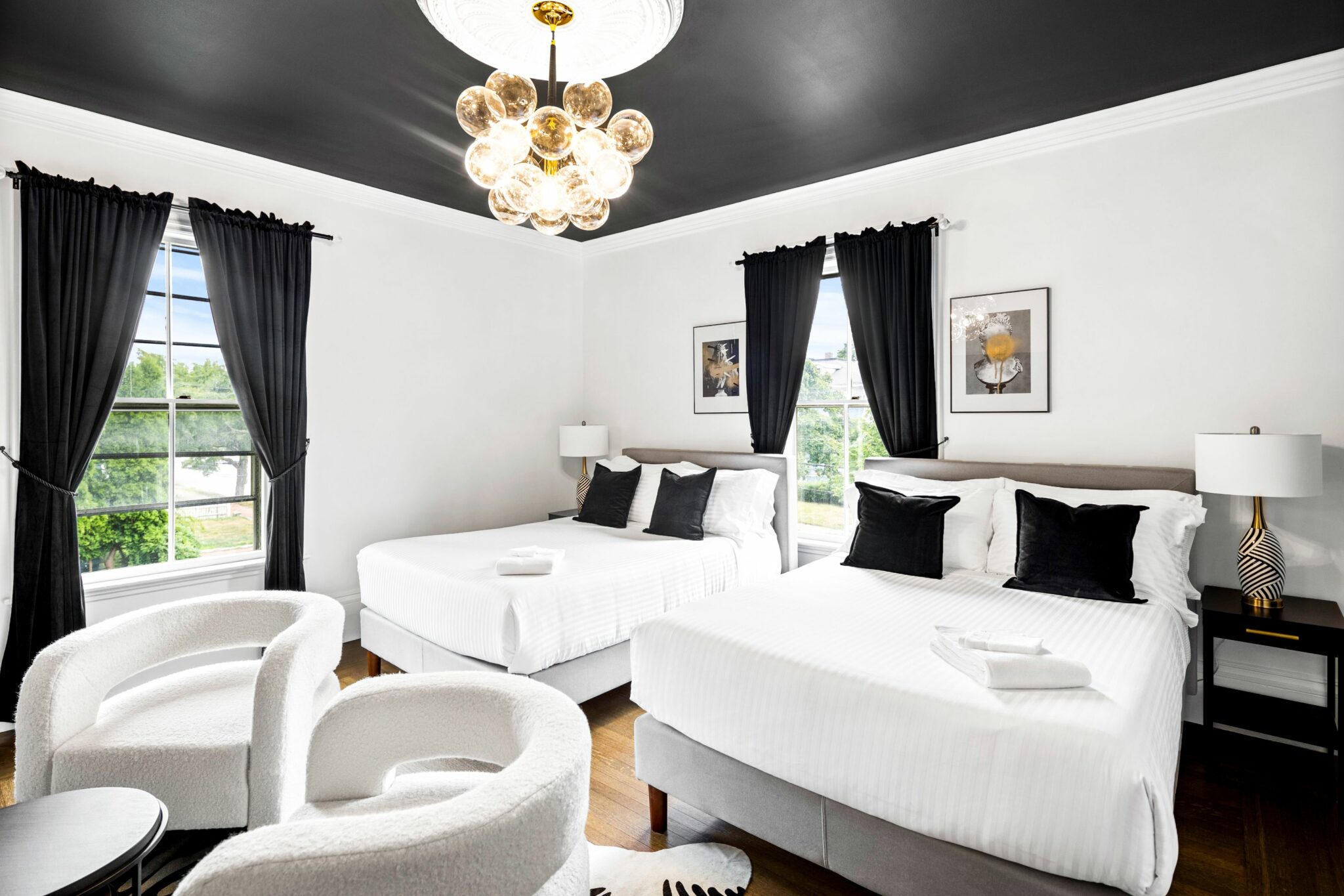 Full Suite - The Coach House